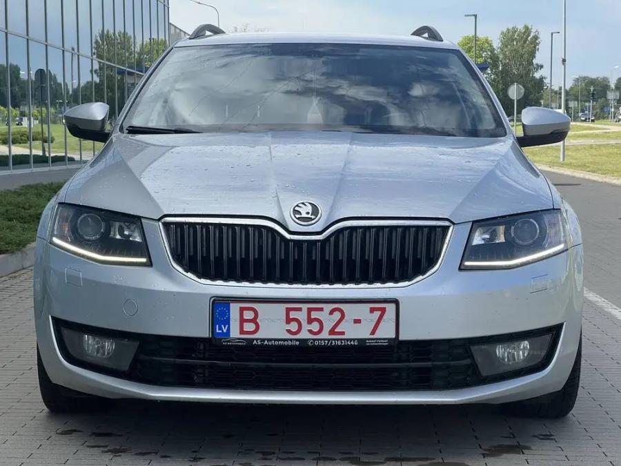 Grey Skoda Octavia 2014 in Rezekne, with an engine capacity of 2.00 L and mileage of 324 thousand km for 5790 €, photo 1 on AUTOMOTO.COM.LV