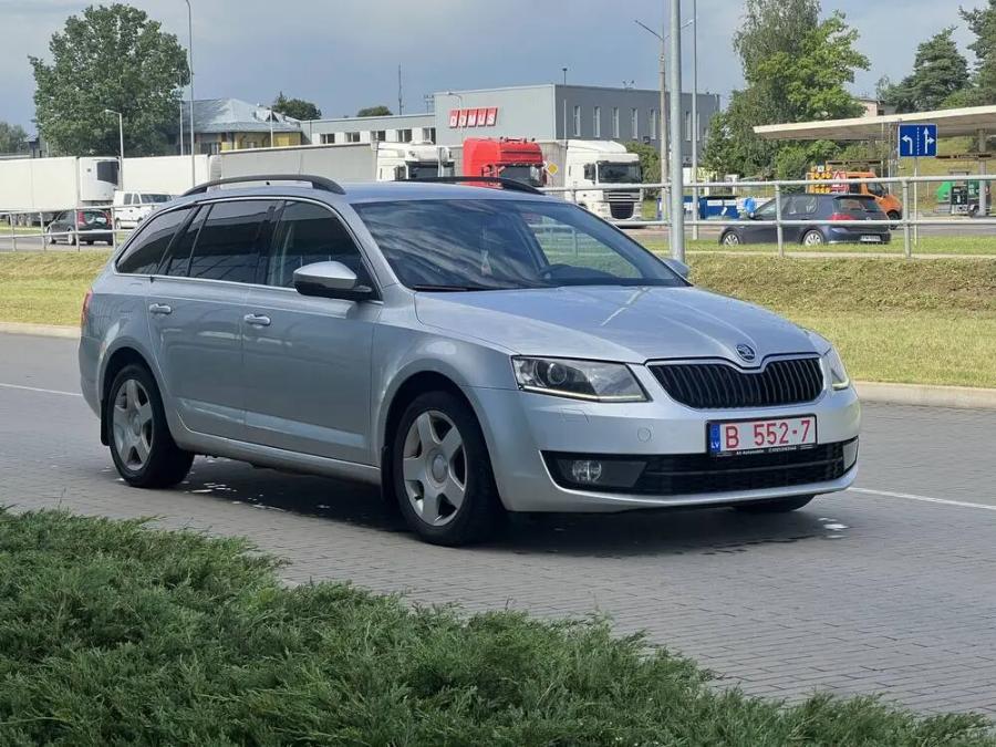 Grey Skoda Octavia 2014 in Rezekne, with an engine capacity of 2.00 L and mileage of 324 thousand km for 5790 €, photo 3 on AUTOMOTO.COM.LV