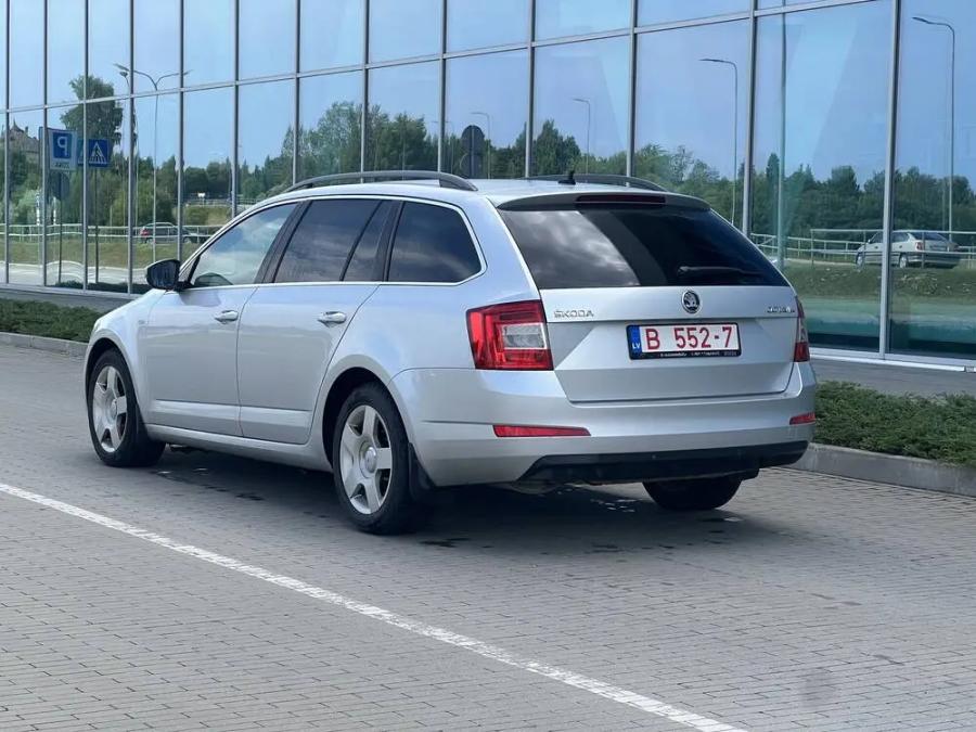 Grey Skoda Octavia 2014 in Rezekne, with an engine capacity of 2.00 L and mileage of 324 thousand km for 5790 €, photo 4 on AUTOMOTO.COM.LV