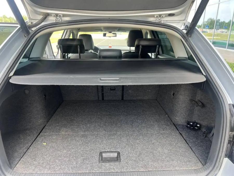 Grey Skoda Octavia 2014 in Rezekne, with an engine capacity of 2.00 L and mileage of 324 thousand km for 5790 €, photo 14 on AUTOMOTO.COM.LV