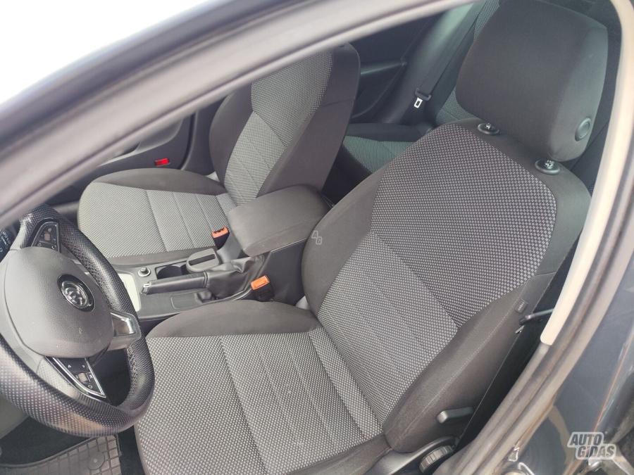 Grey Skoda Octavia 2014 in Klaipeda, with an engine capacity of 1.60 L and mileage of 332 thousand km for 4950 €, photo 19 on AUTOMOTO.COM.LV