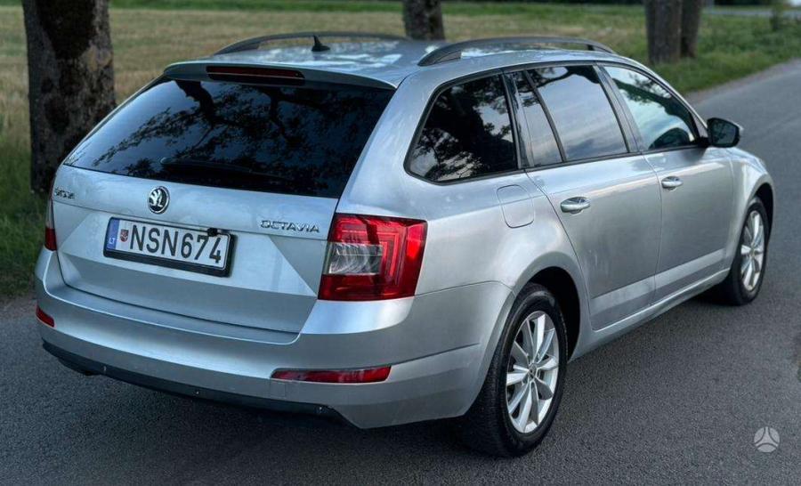 Pelēks Skoda Octavia 2014 Viļņa, ar dzinēja tilpumu 1.60 L un nobraukumu 240 tūkst. km par 3999 €, foto 5 vietnē AUTOMOTO.COM.LV