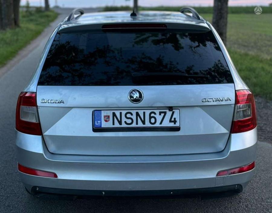 Pelēks Skoda Octavia 2014 Viļņa, ar dzinēja tilpumu 1.60 L un nobraukumu 240 tūkst. km par 3999 €, foto 6 vietnē AUTOMOTO.COM.LV