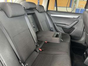 Pelēks Skoda Octavia 2014 Viļņa, ar dzinēja tilpumu 1.60 L un nobraukumu 240 tūkst. km par 3999 €, foto 9 vietnē AUTOMOTO.COM.LV