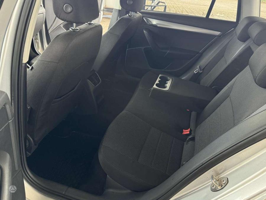 Pelēks Skoda Octavia 2014 Viļņa, ar dzinēja tilpumu 1.60 L un nobraukumu 240 tūkst. km par 3999 €, foto 13 vietnē AUTOMOTO.COM.LV