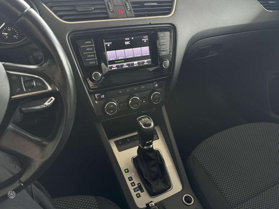 Pelēks Skoda Octavia 2014 Viļņa, ar dzinēja tilpumu 1.60 L un nobraukumu 240 tūkst. km par 3999 €, foto 24 vietnē AUTOMOTO.COM.LV