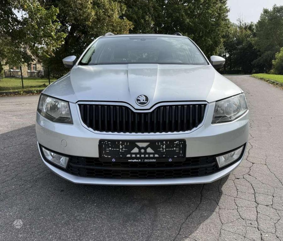 Grey Skoda Octavia 2014 in Siauliai, with an engine capacity of 1.60 L and mileage of 212 thousand km for 4900 €, photo 3 on AUTOMOTO.COM.LV