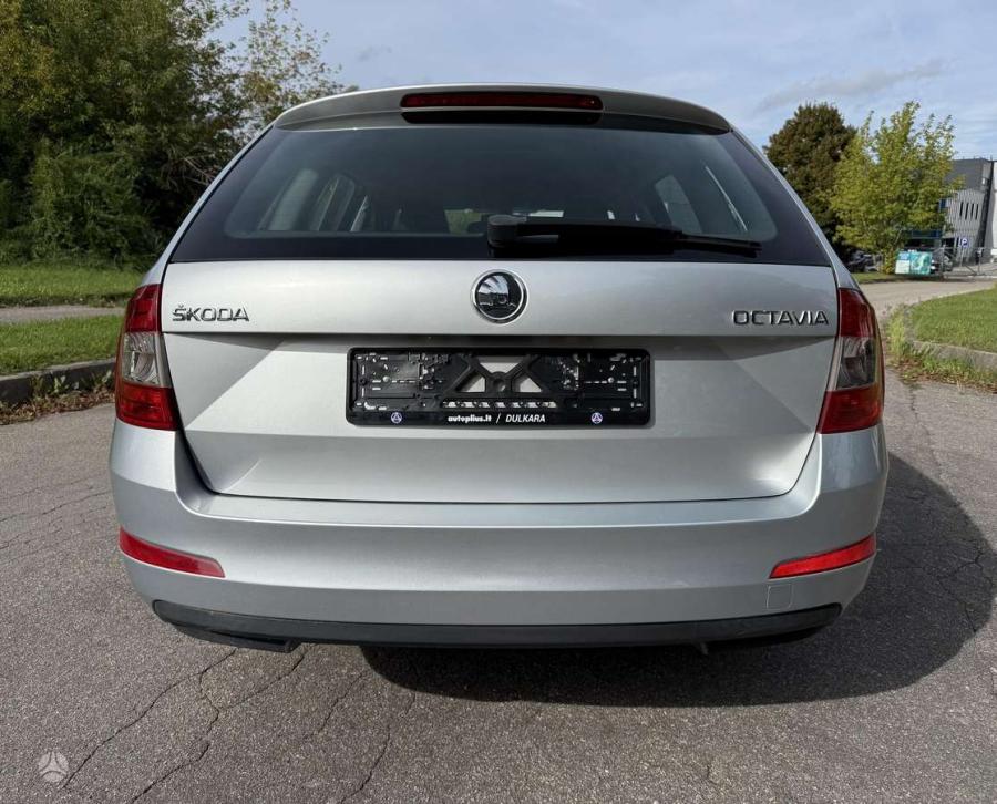 Grey Skoda Octavia 2014 in Siauliai, with an engine capacity of 1.60 L and mileage of 212 thousand km for 4900 €, photo 6 on AUTOMOTO.COM.LV