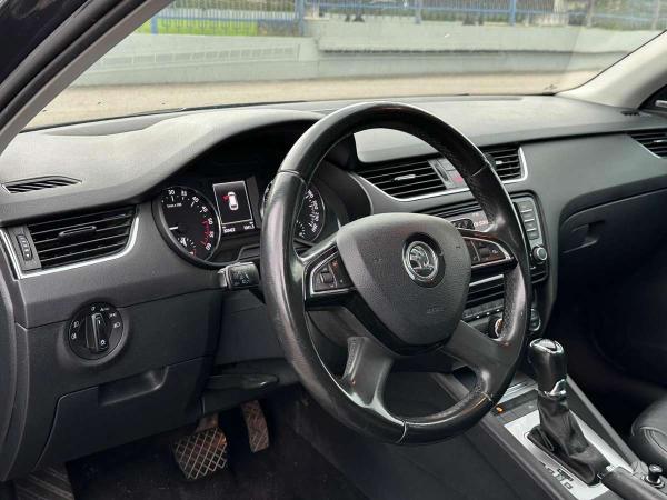 Skoda Octavia 2014 Viļņa vietnē Pelēks Skoda Octavia 2014 Viļņa, ar dzinēja tilpumu 1.60 L un nobraukumu 303 tūkst. km par 5399 €, foto 8 vietnē AUTOMOTO.COM.LV