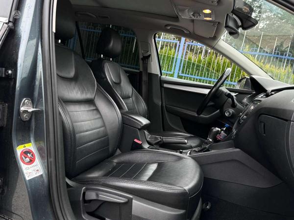 Skoda Octavia 2014 Viļņa vietnē Pelēks Skoda Octavia 2014 Viļņa, ar dzinēja tilpumu 1.60 L un nobraukumu 303 tūkst. km par 5399 €, foto 11 vietnē AUTOMOTO.COM.LV
