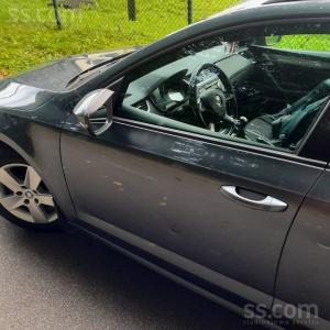 Grey Skoda Octavia 2014 in Riga, with an engine capacity of 2.00 L and mileage of 259 thousand km for 4500 €, photo 4 on AUTOMOTO.COM.LV