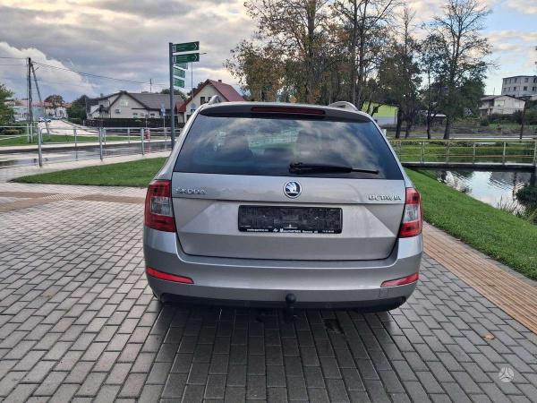 Skoda Octavia 2014 in Raseiniai on AUTOMOTO.COM.LV Grey Skoda Octavia 2014 in Raseiniai, with an engine capacity of 1.20 L and mileage of 176 thousand km for 4200 €, photo 10 on AUTOMOTO.COM.LV