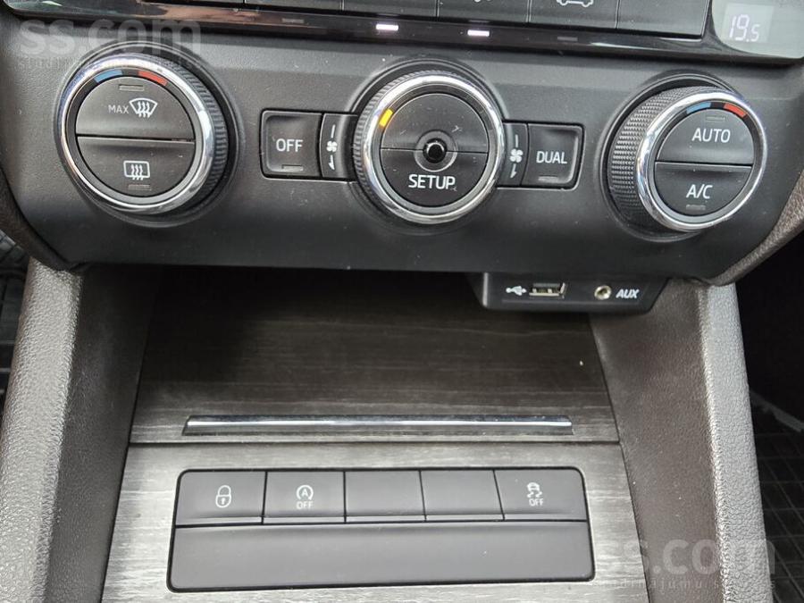 Grey Skoda Octavia 2015 in Rezekne, with an engine capacity of 2.00 L and mileage of 0 thousand km for 8800 €, photo 17 on AUTOMOTO.COM.LV