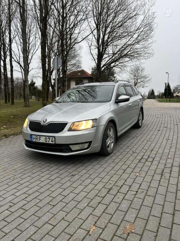 Pelēks Skoda Octavia 2015 Plungė, ar dzinēja tilpumu 2.00 L un nobraukumu 365 tūkst. km par 3950 €, foto 1 vietnē AUTOMOTO.COM.LV