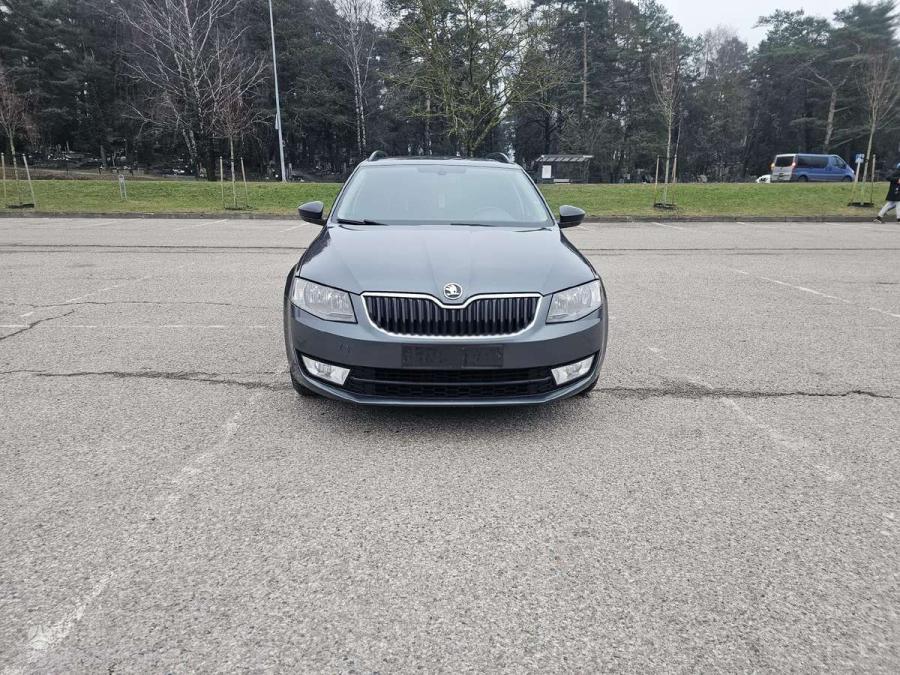 Grey Skoda Octavia 2015 in Vilnius, with an engine capacity of 1.60 L and mileage of 218 thousand km for 8200 €, photo 3 on AUTOMOTO.COM.LV