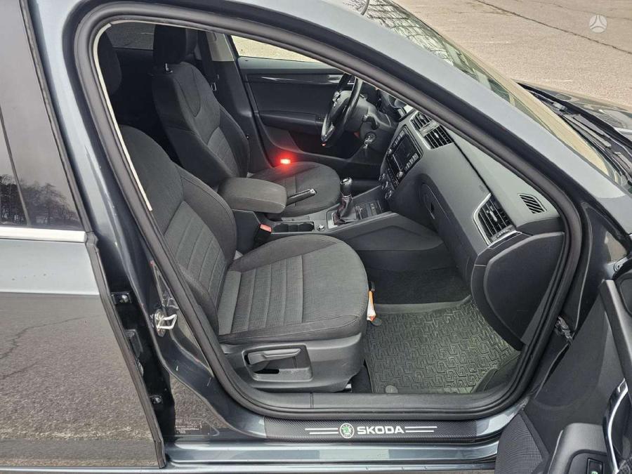 Grey Skoda Octavia 2015 in Vilnius, with an engine capacity of 1.60 L and mileage of 218 thousand km for 8200 €, photo 21 on AUTOMOTO.COM.LV