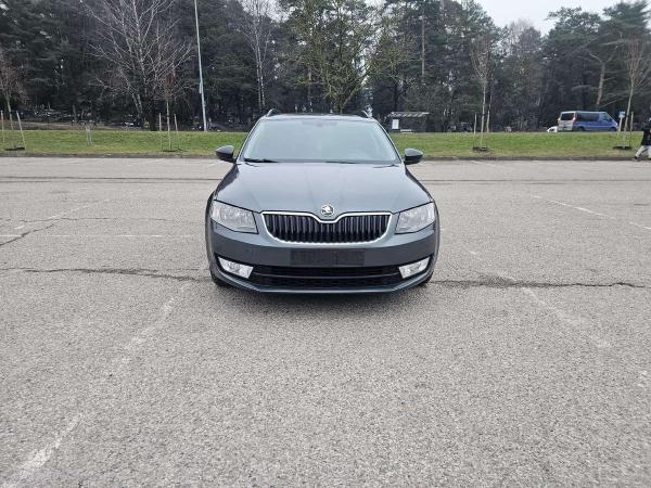 Grey Skoda Octavia 2015 in Vilnius, with an engine capacity of 1.60 L and mileage of 218 thousand km for 7700 €, photo 3 on AUTOMOTO.COM.LV