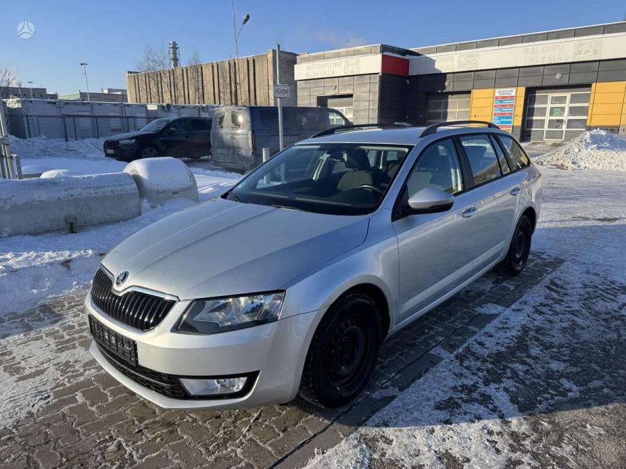 Grey Skoda Octavia 2015 in Kaunas, with an engine capacity of 1.60 L and mileage of 261 thousand km for 4590 €, photo 3 on AUTOMOTO.COM.LV