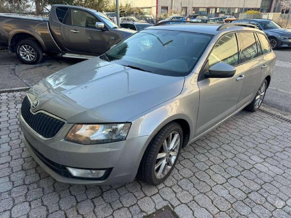 Grey Skoda Octavia 2015 in Kaunas, with an engine capacity of 2.00 L and mileage of 200 thousand km for 7500 €, photo 1 on AUTOMOTO.COM.LV
