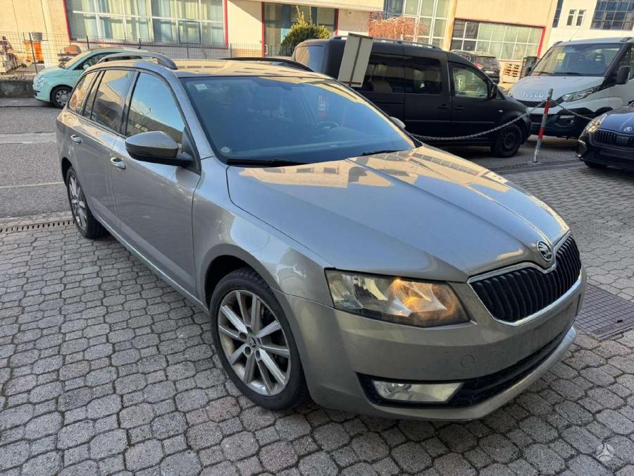 Grey Skoda Octavia 2015 in Kaunas, with an engine capacity of 2.00 L and mileage of 200 thousand km for 7500 €, photo 2 on AUTOMOTO.COM.LV