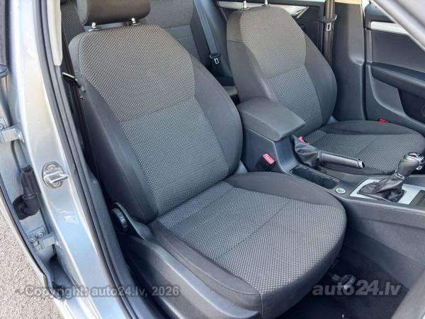 Grey Skoda Octavia 2015 in Tallinn, with an engine capacity of 1.60 L and mileage of 380 thousand km for 4299 €, photo 11 on AUTOMOTO.COM.LV