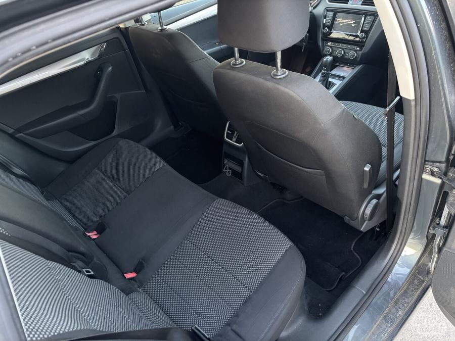 Grey Skoda Octavia 2015 in Kaunas, with an engine capacity of 1.60 L and mileage of 290 thousand km for 5450 €, photo 14 on AUTOMOTO.COM.LV