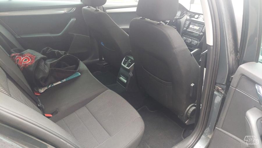 Pelēks Skoda Octavia 2015 Zarasai, ar dzinēja tilpumu 1.60 L un nobraukumu 336 tūkst. km par 4700 €, foto 13 vietnē AUTOMOTO.COM.LV