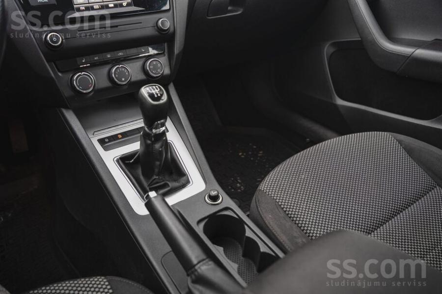 Grey Skoda Octavia 2015 in Riga, with an engine capacity of 1.60 L and mileage of 0 thousand km for 5990 €, photo 23 on AUTOMOTO.COM.LV