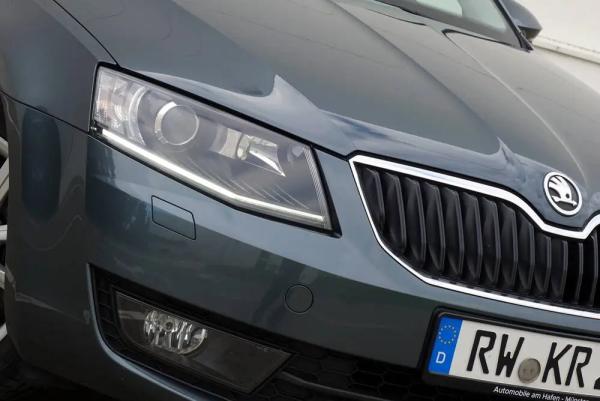 Grey Skoda Octavia 2015 in Riga, with an engine capacity of 2.00 L and mileage of 240 thousand km for 6600 €, photo 1 on AUTOMOTO.COM.LV