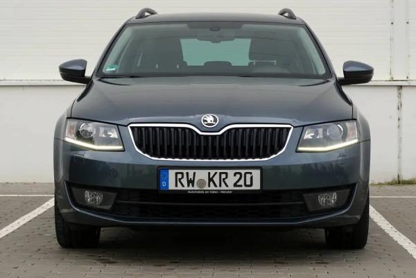 Grey Skoda Octavia 2015 in Riga, with an engine capacity of 2.00 L and mileage of 240 thousand km for 6600 €, photo 3 on AUTOMOTO.COM.LV