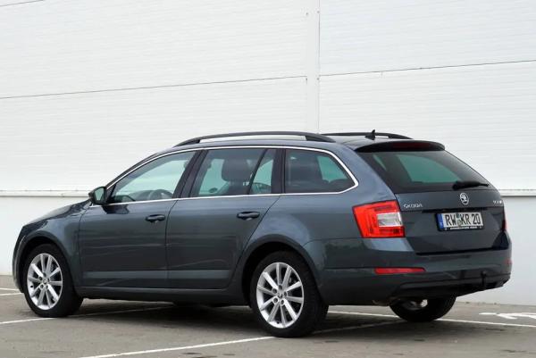 Grey Skoda Octavia 2015 in Riga, with an engine capacity of 2.00 L and mileage of 240 thousand km for 6600 €, photo 7 on AUTOMOTO.COM.LV