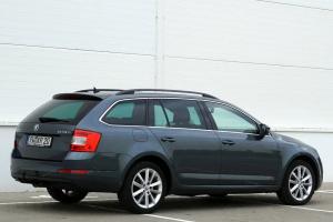 Grey Skoda Octavia 2015 in Riga, with an engine capacity of 2.00 L and mileage of 240 thousand km for 6600 €, photo 12 on AUTOMOTO.COM.LV