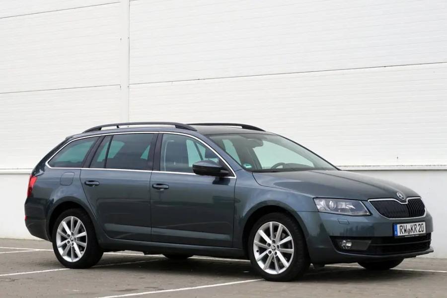 Grey Skoda Octavia 2015 in Riga, with an engine capacity of 2.00 L and mileage of 240 thousand km for 6600 €, photo 14 on AUTOMOTO.COM.LV