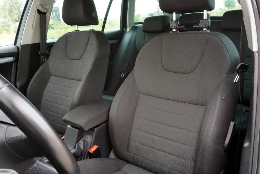 Grey Skoda Octavia 2015 in Riga, with an engine capacity of 2.00 L and mileage of 240 thousand km for 6600 €, photo 20 on AUTOMOTO.COM.LV