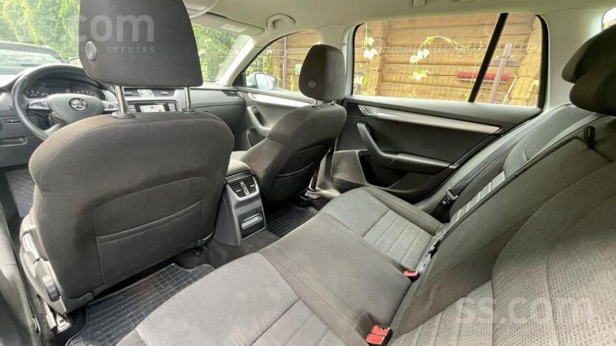 Pelēks Skoda Octavia 2015 Jūrmala, ar dzinēja tilpumu 1.60 L un nobraukumu 380 tūkst. km par 4300 €, foto 8 vietnē AUTOMOTO.COM.LV