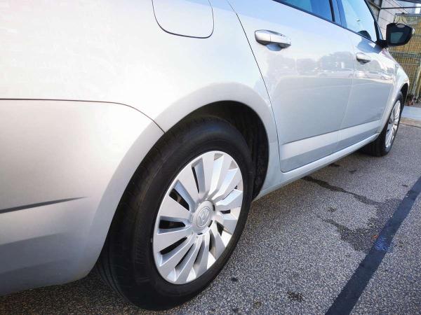 Grey Skoda Octavia 2015 in Klaipeda, with an engine capacity of 1.60 L and mileage of 183 thousand km for 5690 €, photo 10 on AUTOMOTO.COM.LV