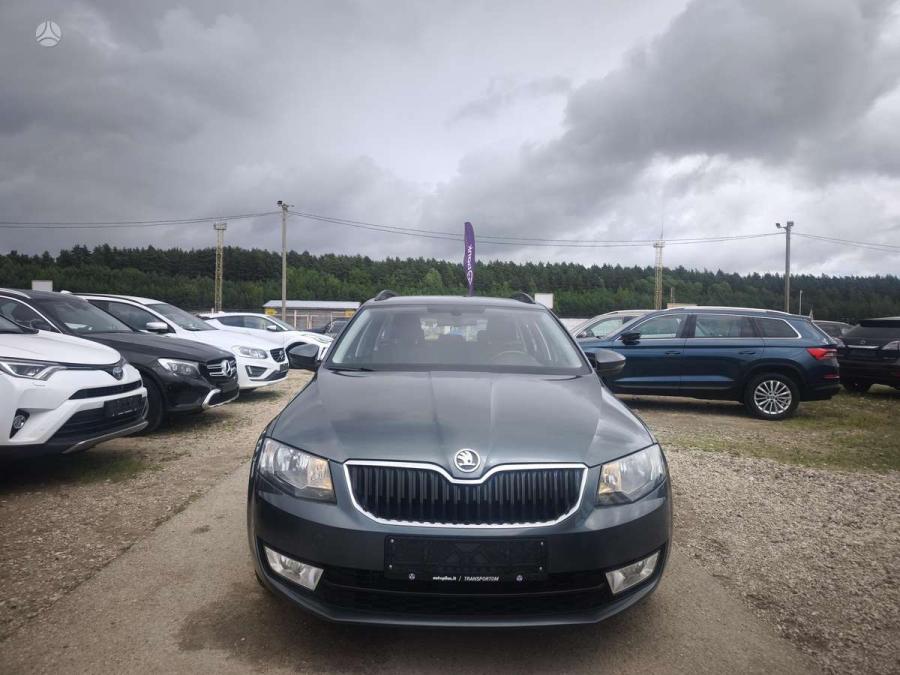 Grey Skoda Octavia 2015 in Vilnius, with an engine capacity of 2.00 L and mileage of 251 thousand km for 7950 €, photo 3 on AUTOMOTO.COM.LV
