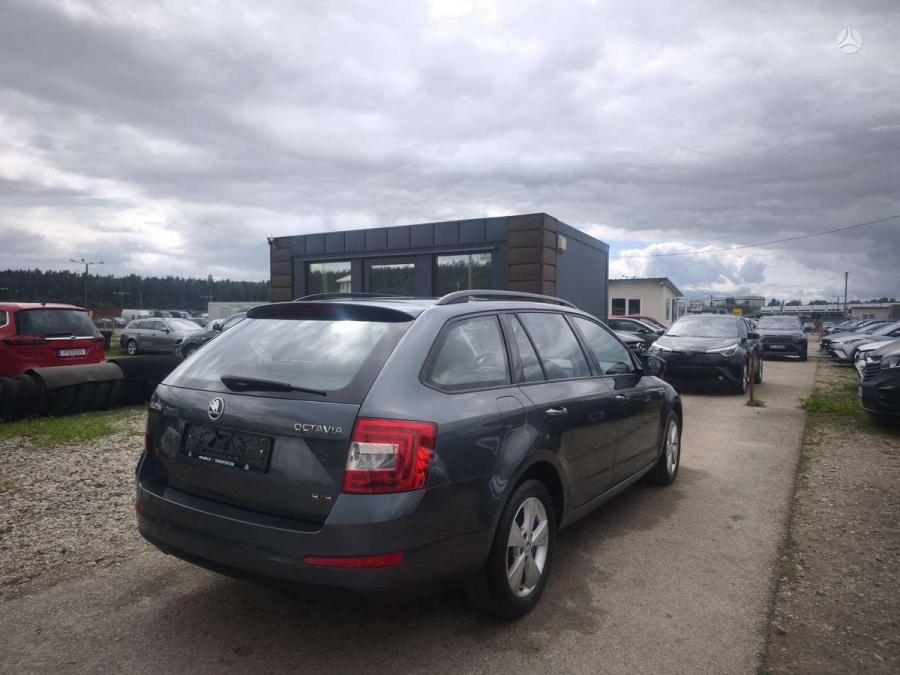 Grey Skoda Octavia 2015 in Vilnius, with an engine capacity of 2.00 L and mileage of 251 thousand km for 7950 €, photo 7 on AUTOMOTO.COM.LV