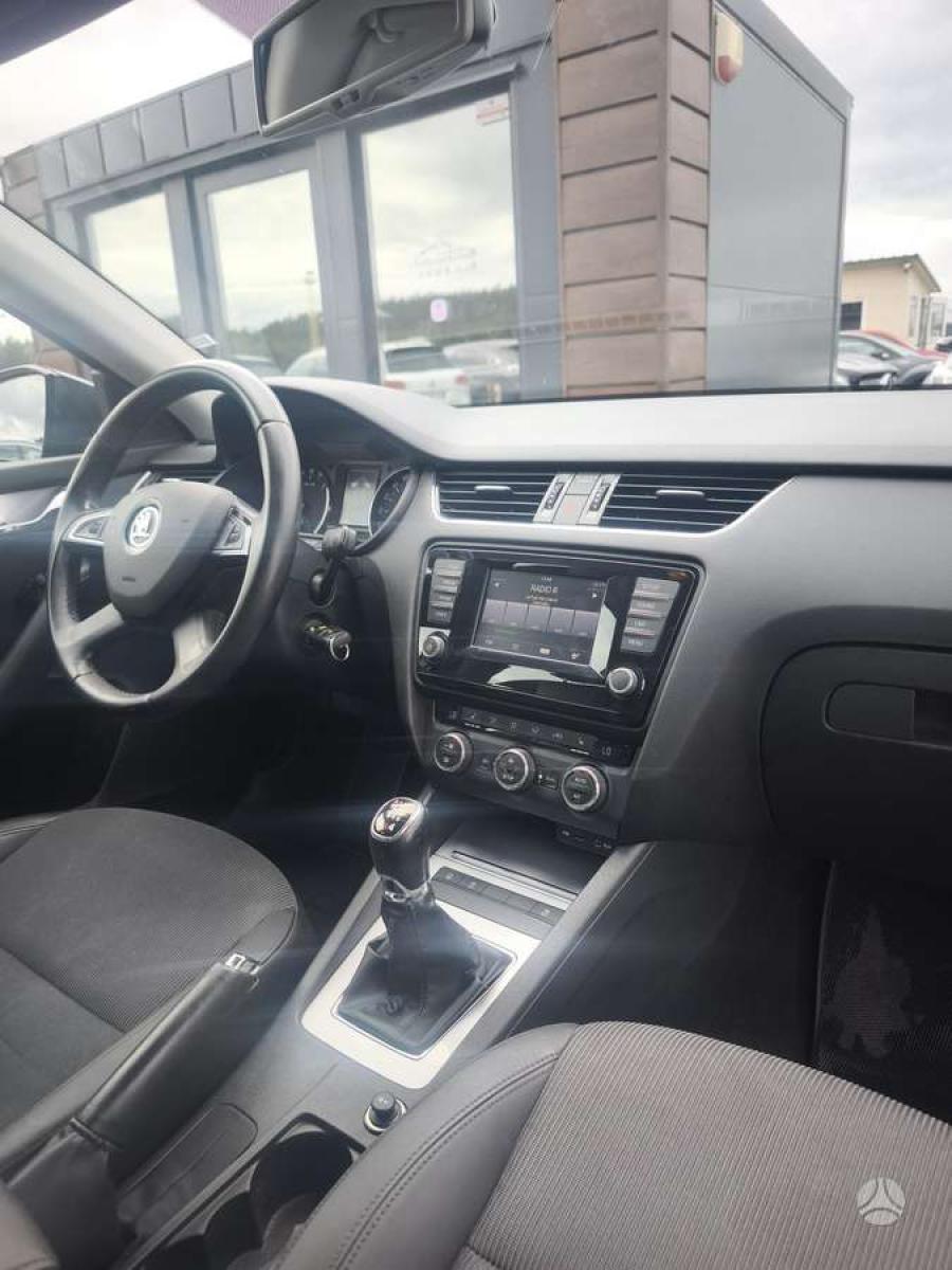 Grey Skoda Octavia 2015 in Vilnius, with an engine capacity of 2.00 L and mileage of 251 thousand km for 7950 €, photo 11 on AUTOMOTO.COM.LV
