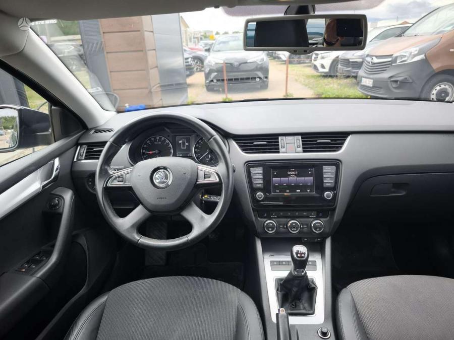 Grey Skoda Octavia 2015 in Vilnius, with an engine capacity of 2.00 L and mileage of 251 thousand km for 7950 €, photo 13 on AUTOMOTO.COM.LV