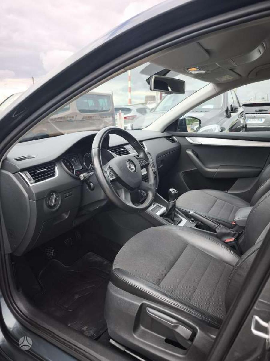 Grey Skoda Octavia 2015 in Vilnius, with an engine capacity of 2.00 L and mileage of 251 thousand km for 7950 €, photo 15 on AUTOMOTO.COM.LV