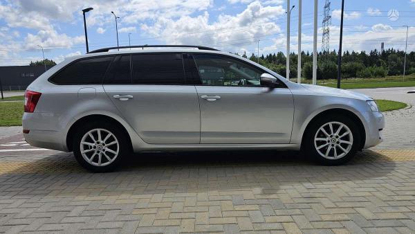 Grey Skoda Octavia 2015 in Kaunas, with an engine capacity of 1.60 L and mileage of 204 thousand km for 6999 €, photo 4 on AUTOMOTO.COM.LV