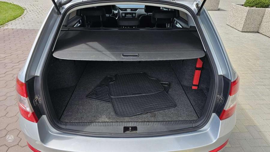 Grey Skoda Octavia 2015 in Kaunas, with an engine capacity of 1.60 L and mileage of 204 thousand km for 6999 €, photo 16 on AUTOMOTO.COM.LV
