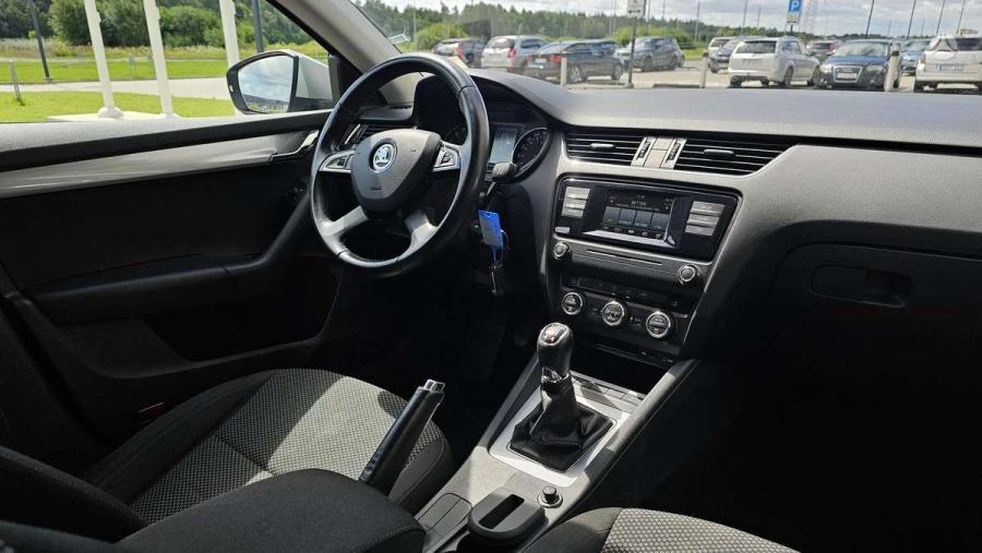 Grey Skoda Octavia 2015 in Kaunas, with an engine capacity of 1.60 L and mileage of 204 thousand km for 6999 €, photo 17 on AUTOMOTO.COM.LV