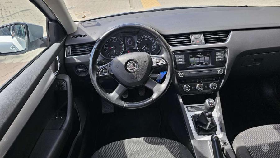 Grey Skoda Octavia 2015 in Kaunas, with an engine capacity of 1.60 L and mileage of 204 thousand km for 6999 €, photo 18 on AUTOMOTO.COM.LV
