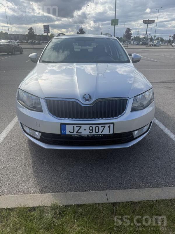 Grey Skoda Octavia 2015 in Riga, with an engine capacity of 1.60 L and mileage of 221 thousand km for 6100 €, photo 2 on AUTOMOTO.COM.LV