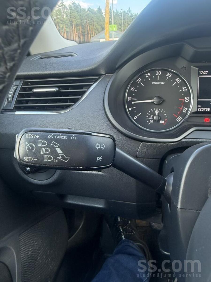 Pelēks Skoda Octavia 2015 Rīga, ar dzinēja tilpumu 1.60 L un nobraukumu 221 tūkst. km par 6100 €, foto 9 vietnē AUTOMOTO.COM.LV