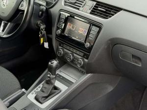 Pelēks Skoda Octavia 2015 Tauragė, ar dzinēja tilpumu 1.60 L un nobraukumu 253 tūkst. km par 5700 €, foto 32 vietnē AUTOMOTO.COM.LV
