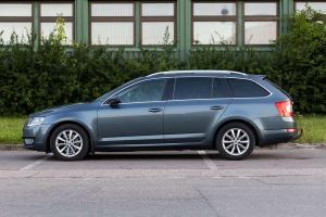 Grey Skoda Octavia 2015 in Vilnius, with an engine capacity of 1.97 L and mileage of 335 thousand km for 7400 €, photo 4 on AUTOMOTO.COM.LV