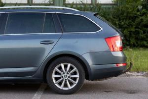 Grey Skoda Octavia 2015 in Vilnius, with an engine capacity of 1.97 L and mileage of 335 thousand km for 7400 €, photo 6 on AUTOMOTO.COM.LV